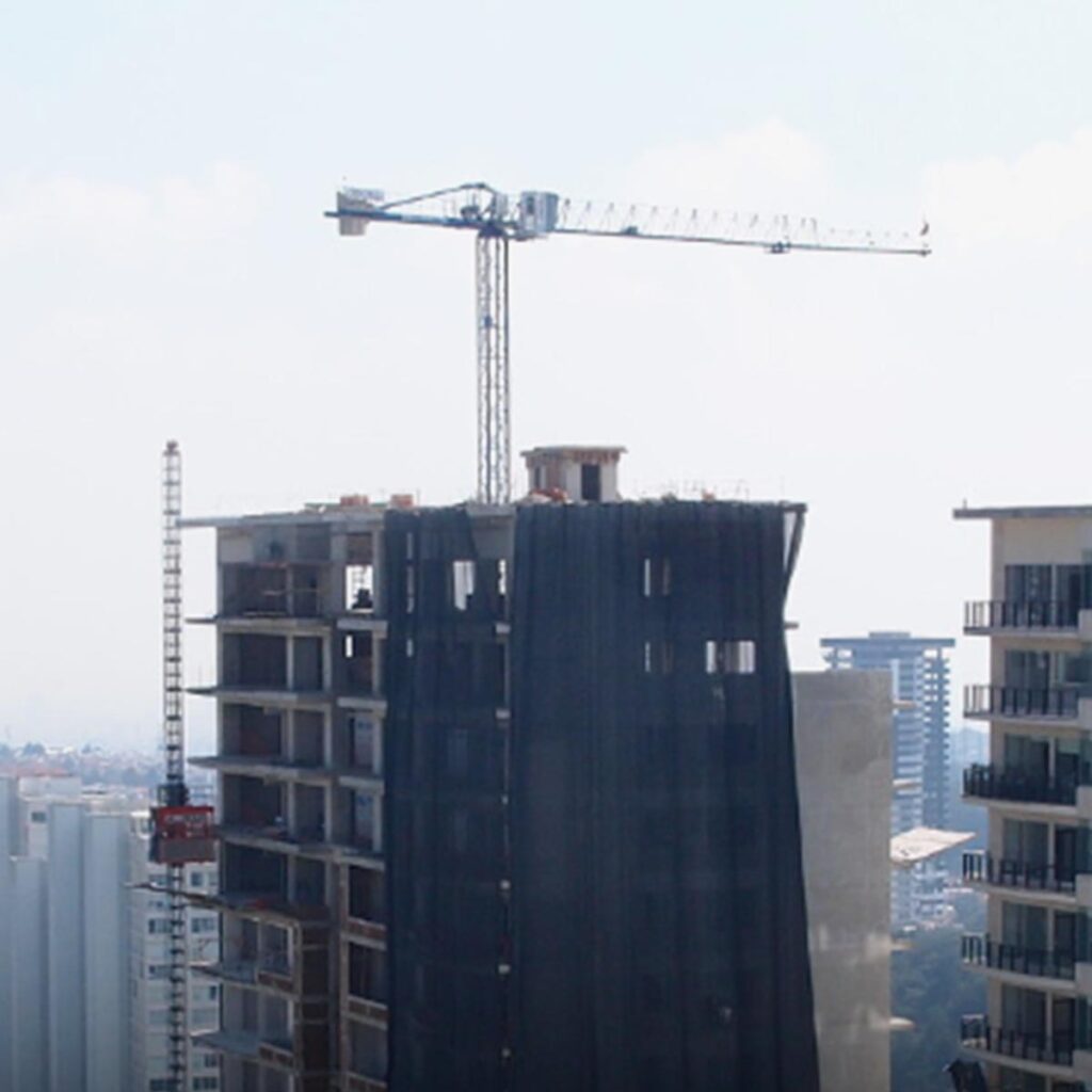 Grúa torre Flat-Top 5LC3510 – Metal Técnica